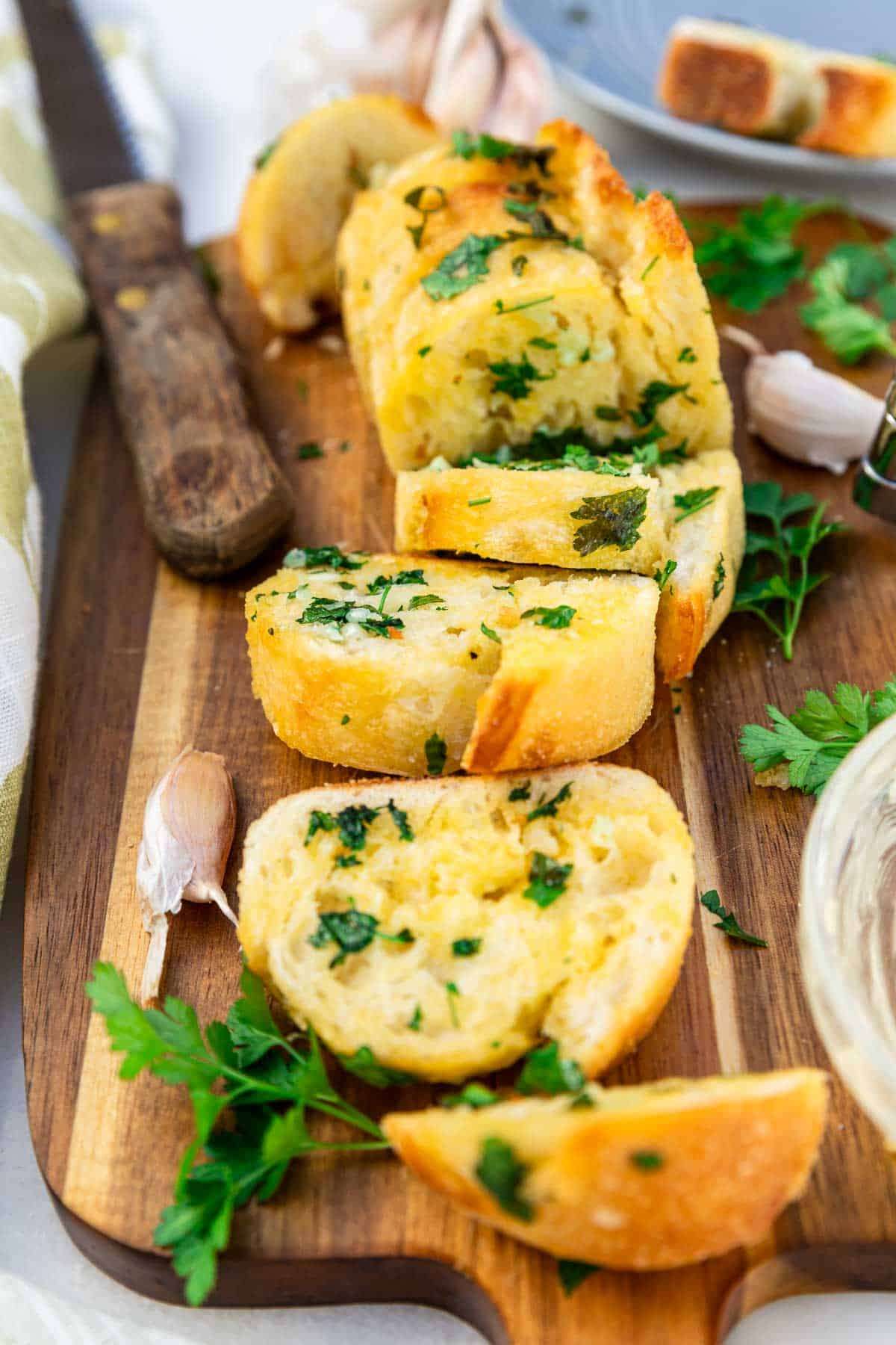 Easy Air Fryer Garlic Bread (Fresh Or Frozen Mini Loaves) - Cup of Yum