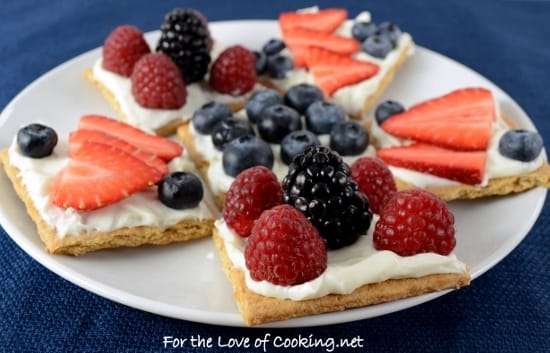 Fruit and Cream Cheese Graham Cracker Snacks - Cup of Yum