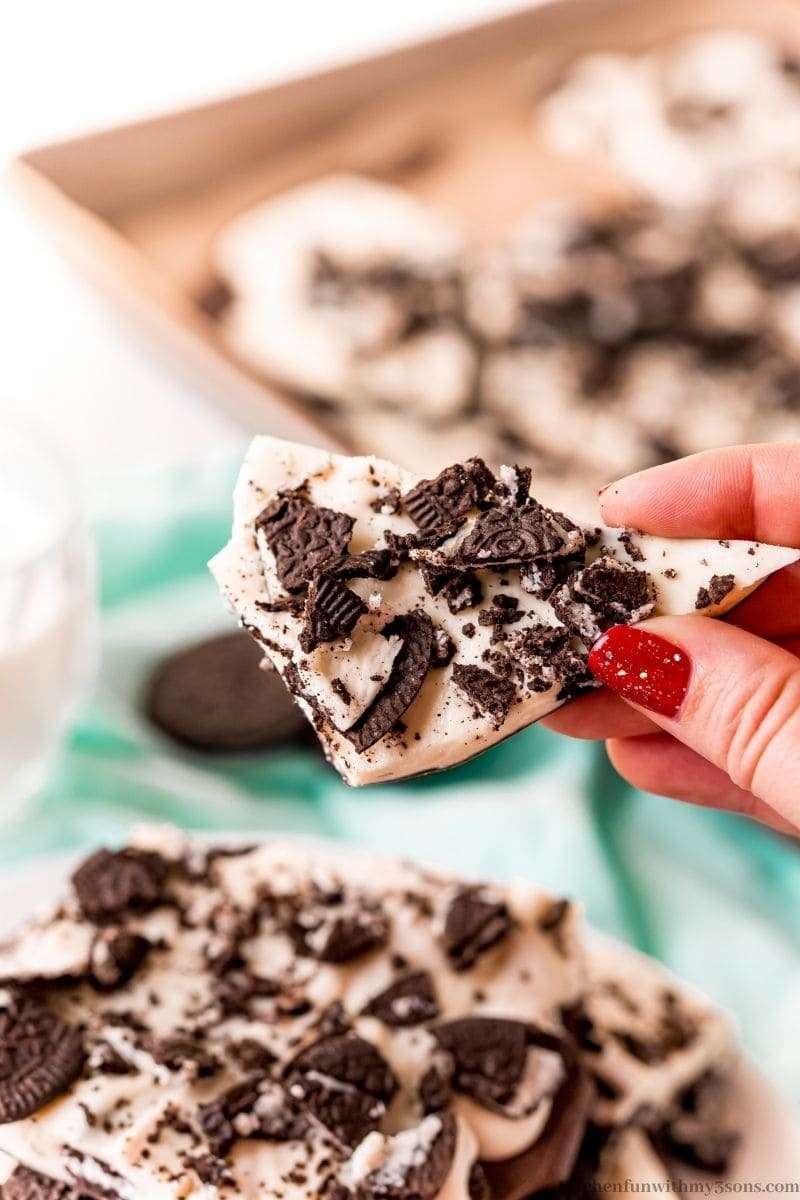 Easy Oreo Bark Recipe - Cup of Yum