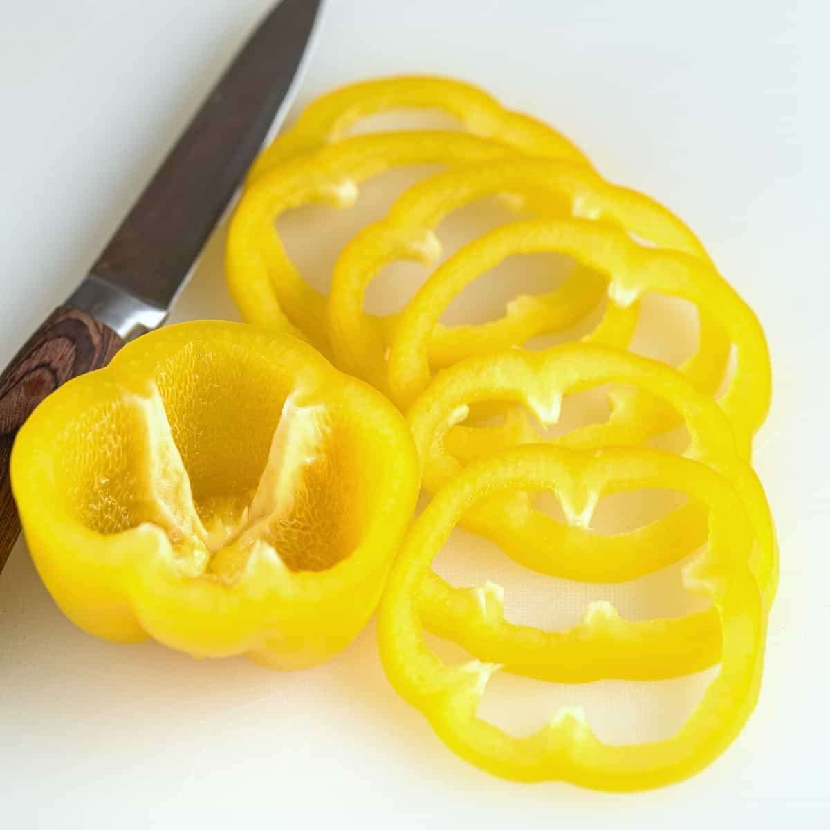 How to Slice Bell Pepper Rings - Cup of Yum